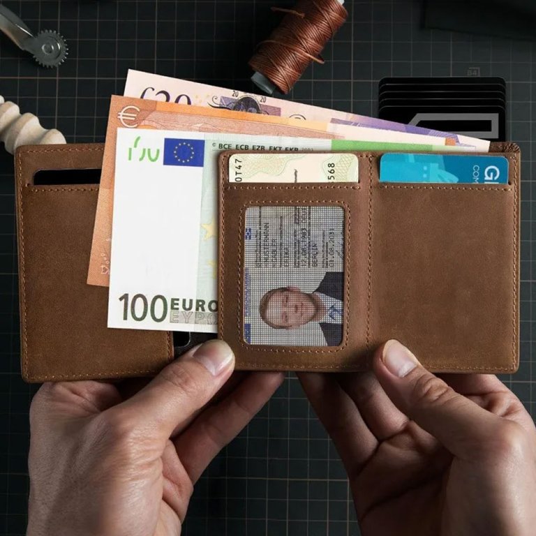 Automatic Pop Up Card Wallet